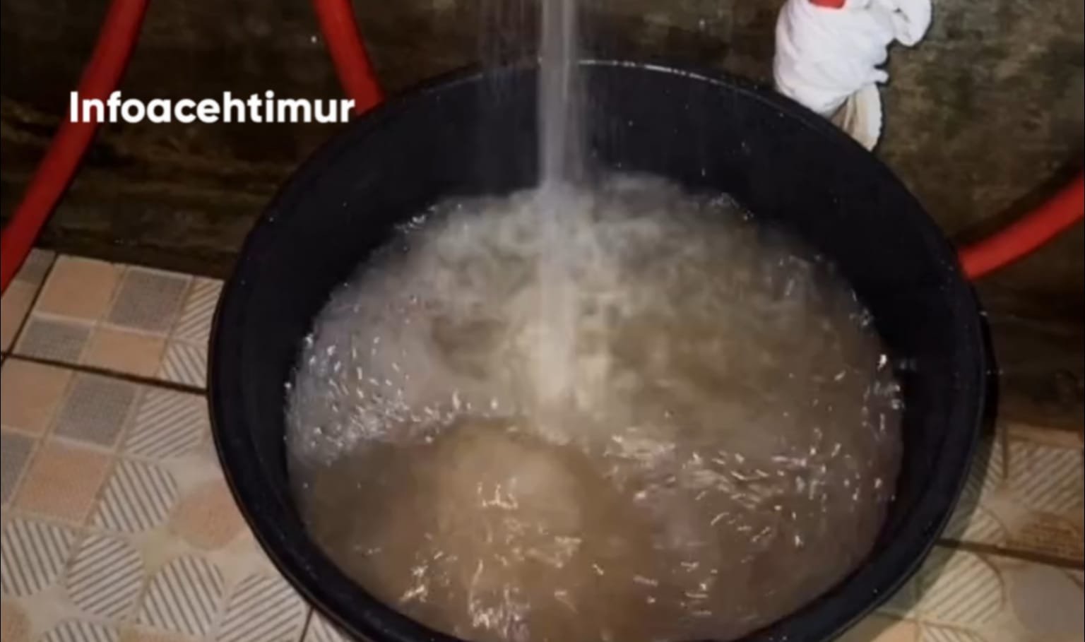 Pelanggan PDAM Wilayah Madat Aceh Timur Keluhkan Air Keruh dan Tidak Jernih